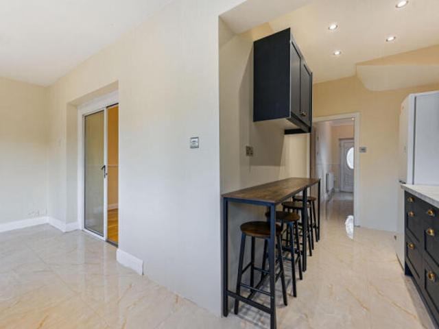 4 bedroom house for rent in Montcalm Road, Charlton, London, SE7