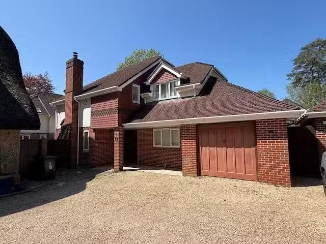 4 bedroom house for rent in Moorlands, BH22