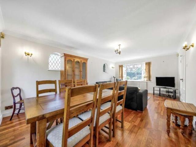 4 bedroom house for rent in Mansfield Avenue, Barnet, EN4