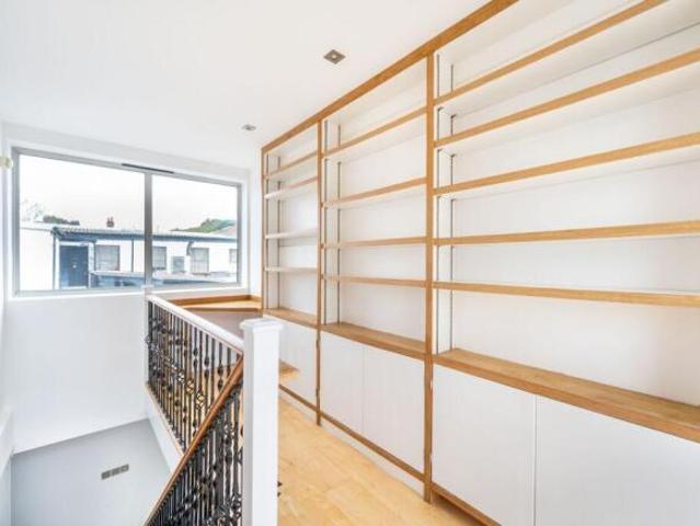 4 bedroom house for rent in Manuka Close, Ealing, London, W7