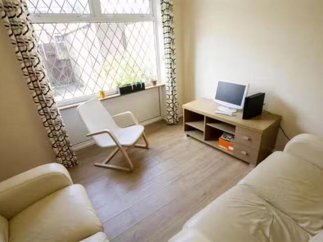 4 bedroom house for rent in Metchley Drive, Birmingham, West M.