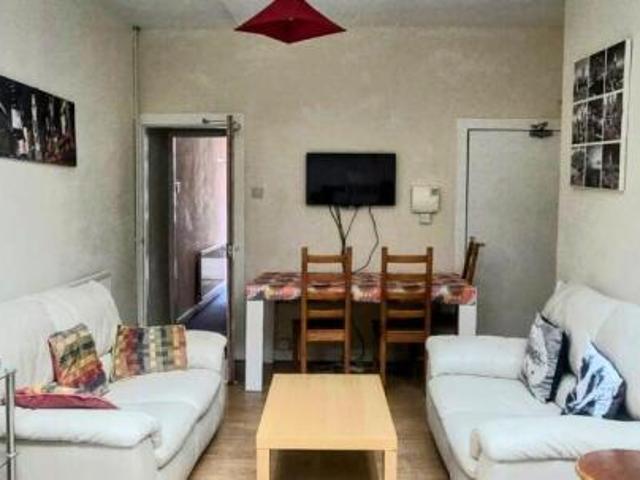 4 bedroom house for rent in Mettham Street, Nottingham, NG7