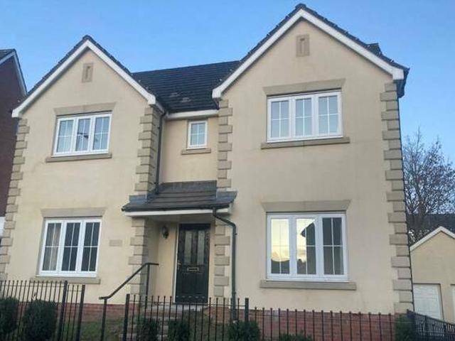 4 bedroom house for rent in Meysydd Y Coleg Carmarthen SA31