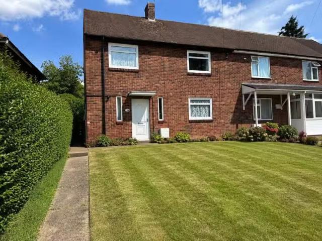4 bedroom house for rent in Melbourne Avenue, Burton on Trent.