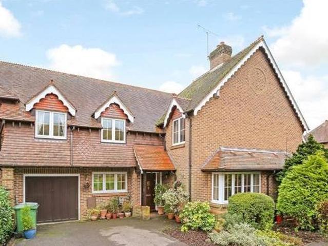 4 bedroom house for rent in Meredun Close Hursley Winchester Hampshire SO21