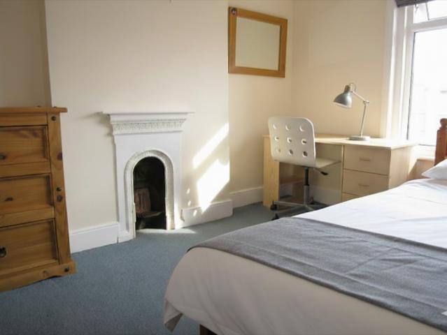 4 bedroom house for rent in Nortoft Road, Charminster, Bournemouth, BH8