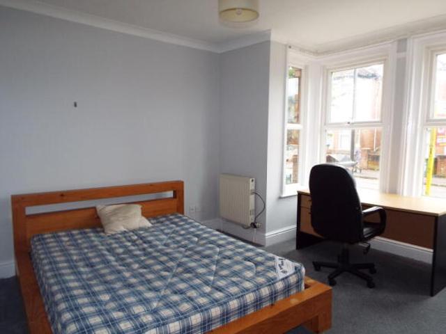 4 bedroom house for rent in Newcombe Road, Polygen, SO15