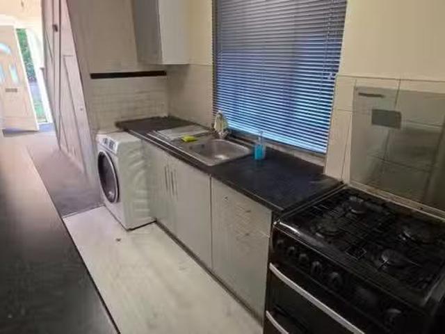 4 bedroom house for rent in Southlea Avenue, Leamington Spa, C.