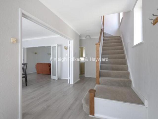 4 bedroom house for rent in Southover, Woodside Park, London, N12