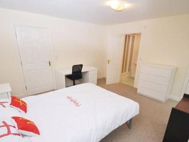 4 bedroom house for rent in Schuster Road Manchester M14