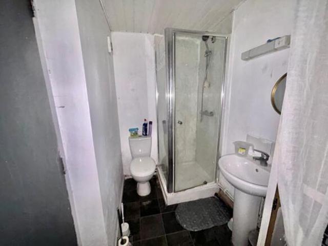 4 bedroom house for rent in Sherbrooke Road, NOTTINGHAM, NG5