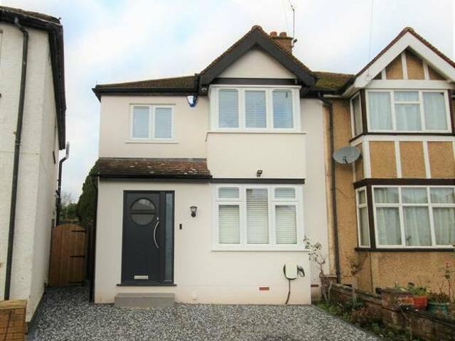 4 bedroom house for rent in Sixth Avenue WATFORD WD25