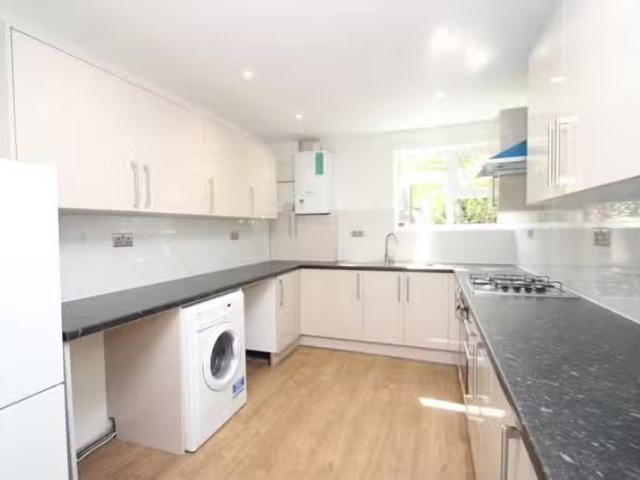 4 bedroom house for rent in St. Clairs Road, Croydon, CR0
