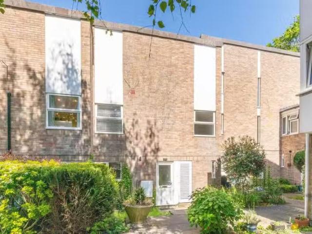4 bedroom house for rent in St Clairs Road, East Croydon, Croy.