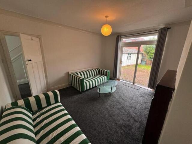 4 bedroom house for rent in St. Annes Road, Leeds, LS6