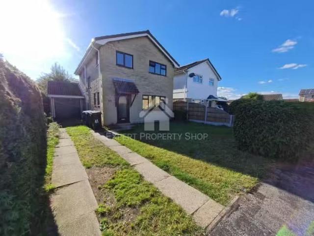 4 bedroom house for rent in St Georges Avenue, Dunsville, Hatf.