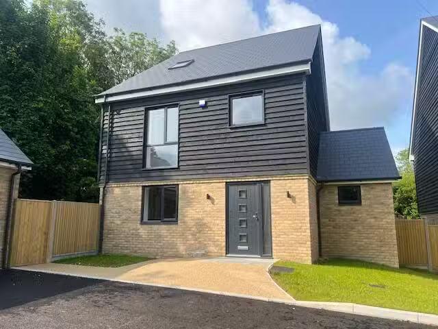 4 bedroom house for rent in Station Road, St. Margarets At Cli.