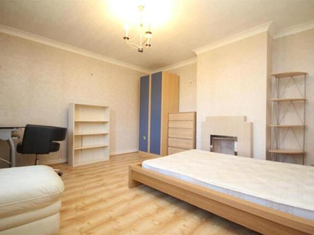 4 bedroom house for rent in Stoughton Road Guildford, GU1