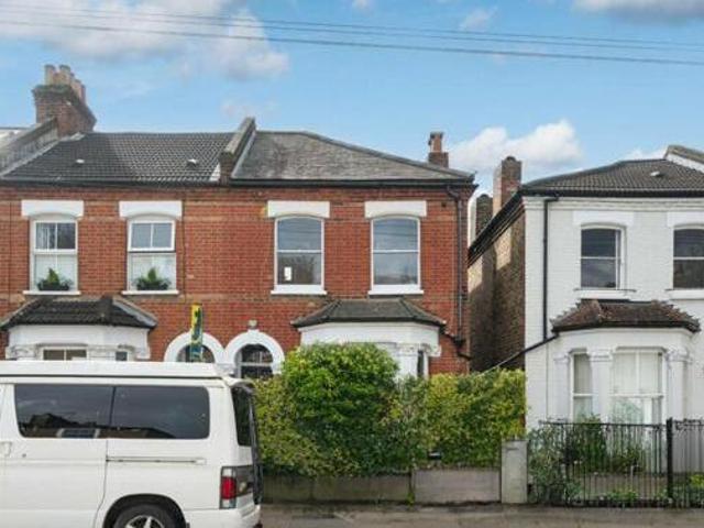4 Bedroom House For Rent In Streatham, London