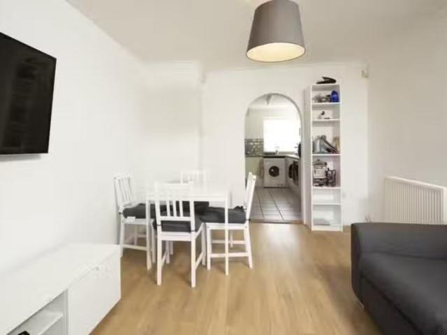 4 bedroom house for rent in Sundridge Close, CT2
