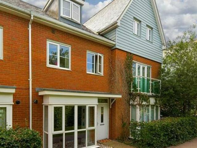 4 bedroom house for rent in Powell Gardens Redhill RH1