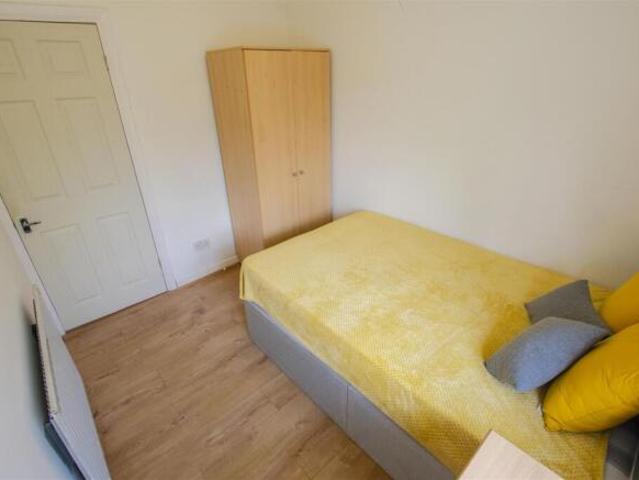 4 bedroom house for rent in Poole Crescent, Birmingham, West Midlands, B17