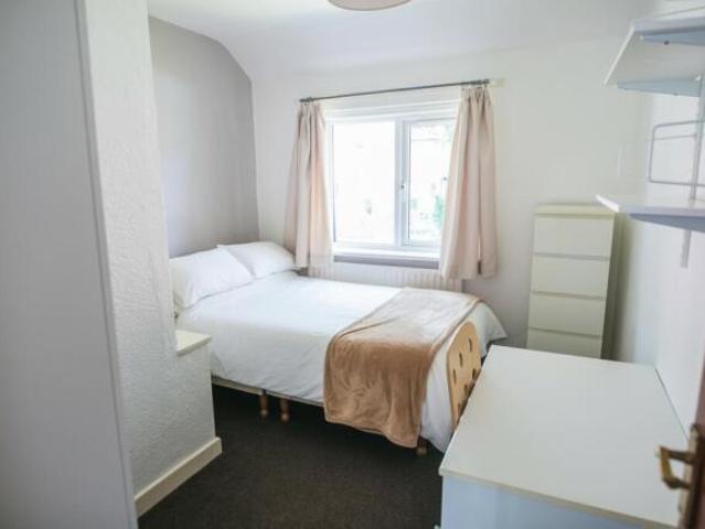 4 bedroom house for rent in Poole Crescent Copy, Harborne, West Midlands, B17