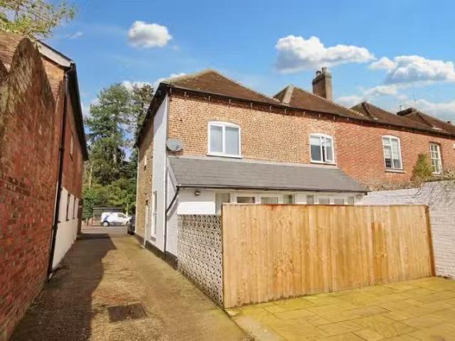 4 bedroom house for rent in Portsmouth Road, Godalming, GU8