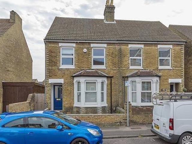 4 bedroom house for rent in Park Road Sittingbourne ME10