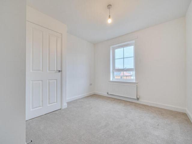 4 bedroom house for rent in Parkin Close, ME20