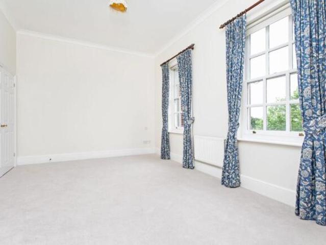 4 bedroom house for rent in Peninsula Square, Winchester, SO23
