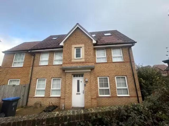 4 bedroom house for rent in Peregrine Way, HATFIELD, AL10