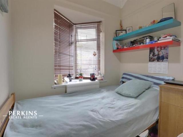 4 bedroom house for rent in Perivale, UB6