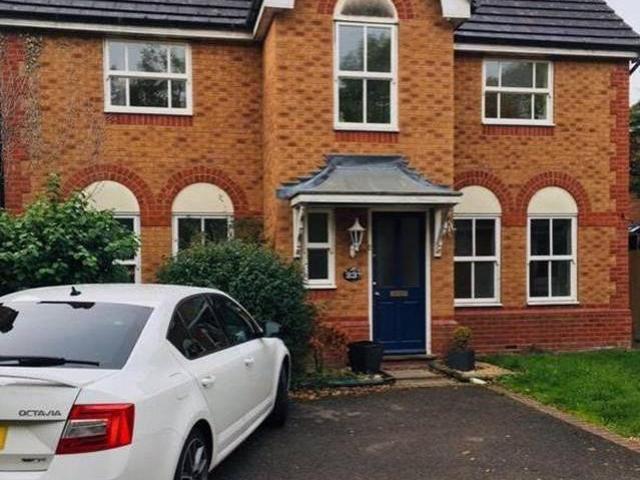 4 bedroom house for rent in Plover Close Stratford upon Avon Warwickshire CV37