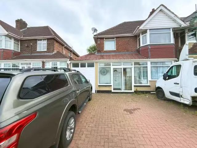 4 bedroom house for rent in Primley Avenue, Hodgehill B36