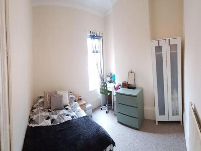4 bedroom house for rent in Princes Road, Hull, HU5