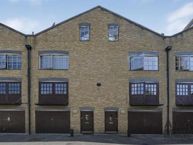 4 bedroom house for rent in Pump House Close, Rotherhithe, SE16