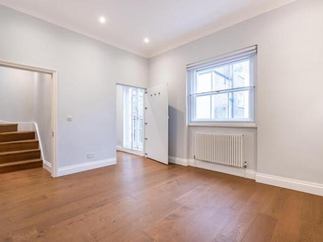 4 bedroom house for rent in Queen's Gate Place Mews London SW7