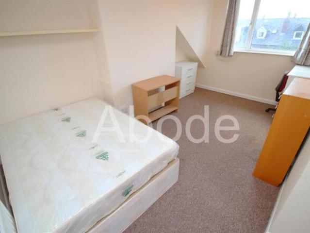 4 bedroom house for rent in Royal Park Avenue, Hyde Park, Leeds, LS6