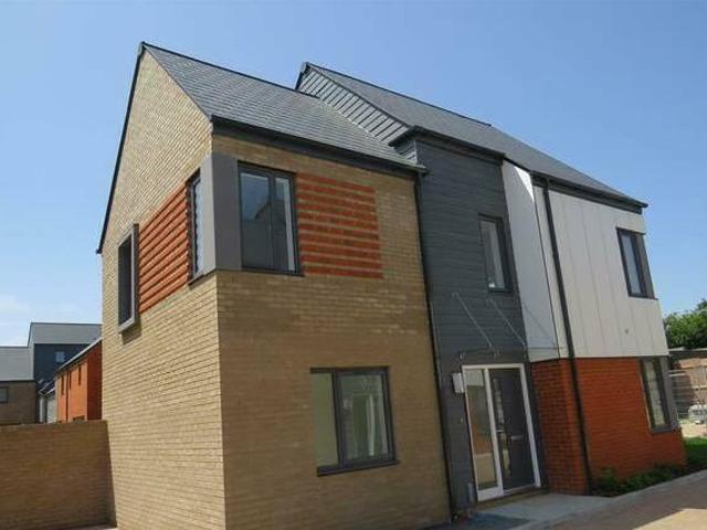 4 bedroom house for rent in Rostrum Close Ashford TN23