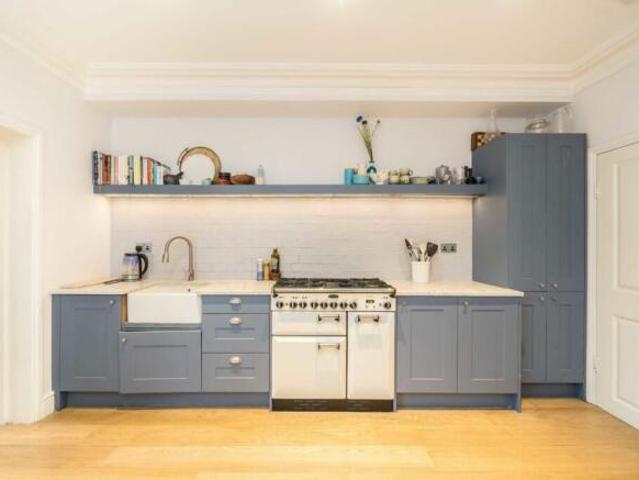 4 bedroom house for rent in Ravenslea Road, Clapham South, SW12