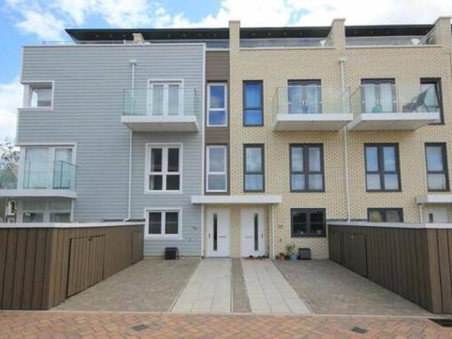 4 Bedroom House For Rent In Reading, Berkshire