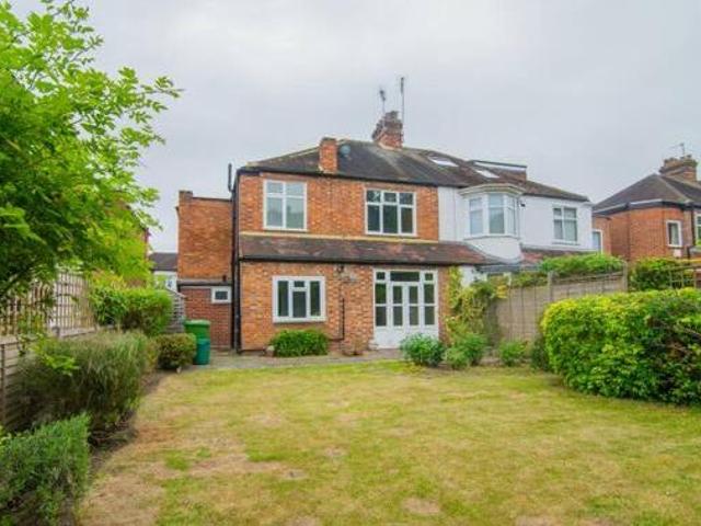 4 Bedroom House For Rent In Richmond, Surrey