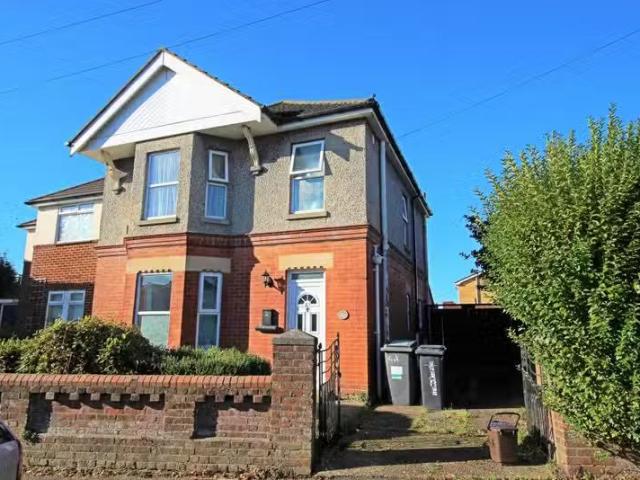 4 bedroom house for rent in Ridley Road, Winton, Bournemouth.