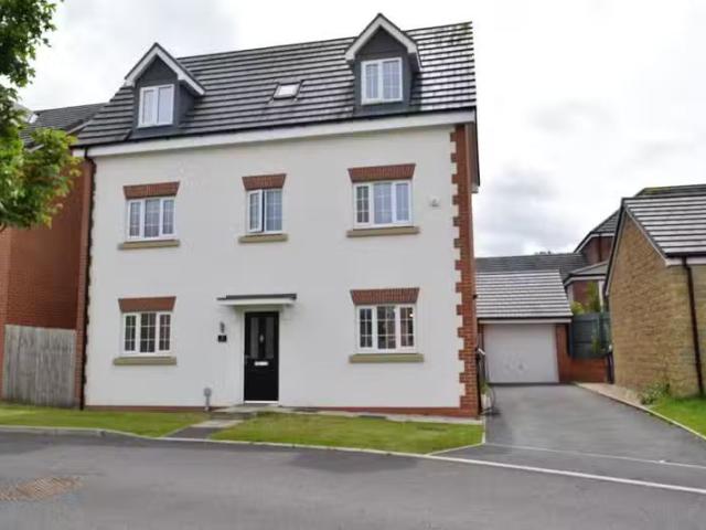 4 bedroom house for rent in Rigby Avenue, BB2