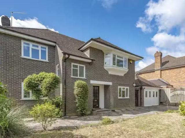 4 bedroom house for rent in Woodlands Road, Bromley, BR1