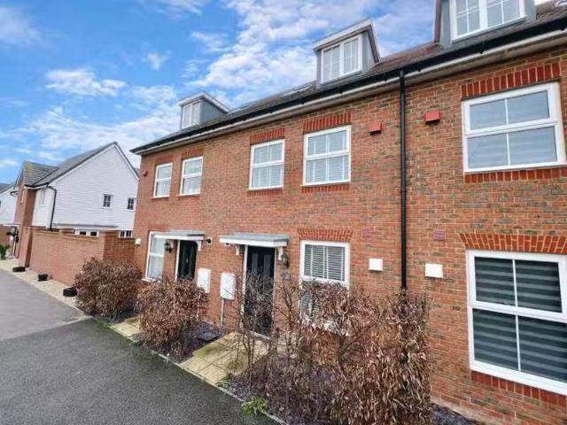 4 bedroom house for rent in Woodpecker Way, Hythe, CT21