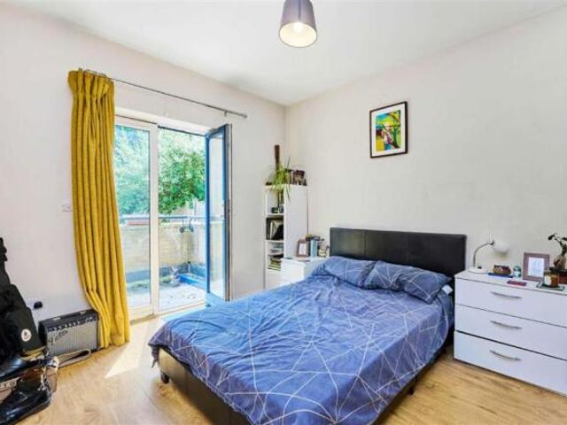 4 bedroom house for rent in Woolwich Road, Charlton, SE7