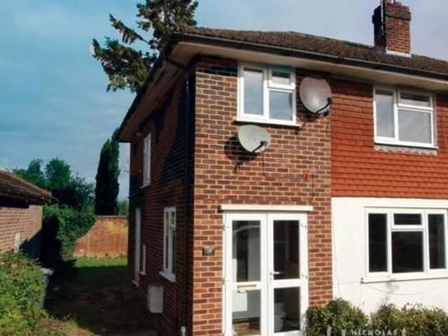 4 bedroom house for rent in Waybrook Crescent Reading RG1 5RG RG1