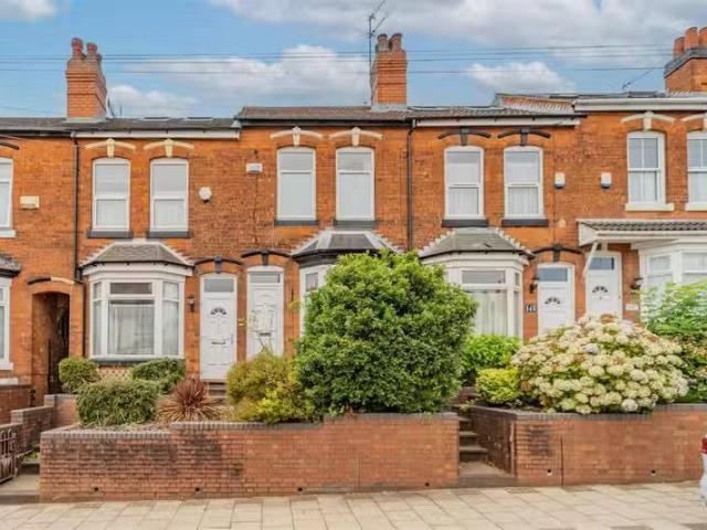 4 bedroom house for rent in Warwards Lane, Birmingham, West Mi.